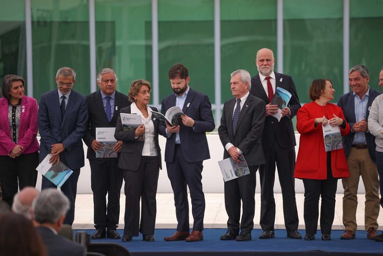 Gobierno lanza Plan de Infraestructura 2025-2055 con más de $360 ...